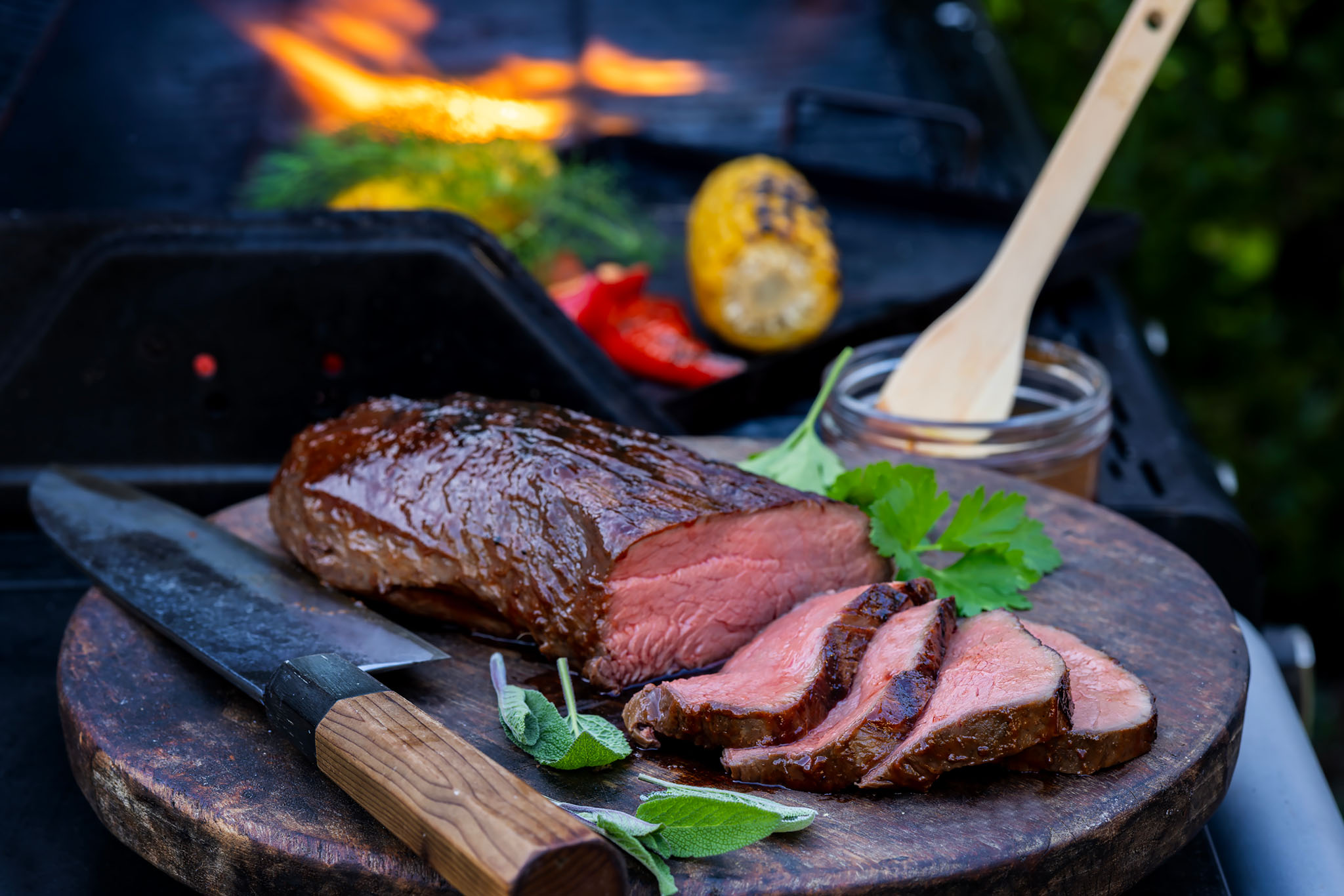 Grill på menyn – så lyfter du rostas med fond | GB Foodservice